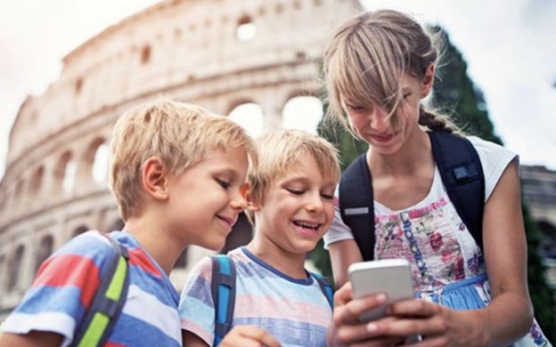 Gray Line Rome Hop-On, Hop-Off + Colosseum Entry with Multimedia Video