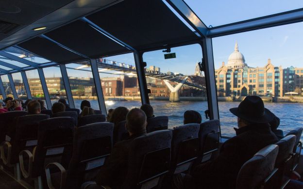 Uber Boat by Thames Clippers River Roamer: Autobús Turístico Pass