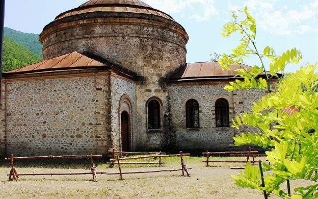 2-Day Shamakhi, Lahij and Sheki Tour From Baku