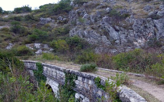 Three Tunnels Hiking Tour