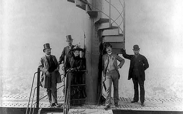 Climb the Eiffel Tower: Take stairs to 2nd Floor, Expert Guide Climb the Eiffel Tower: Take stairs to 2nd Floor, Expert Guide