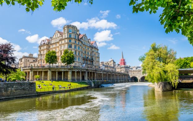 Windsor, Bath and Stonehenge Guided Tour from London