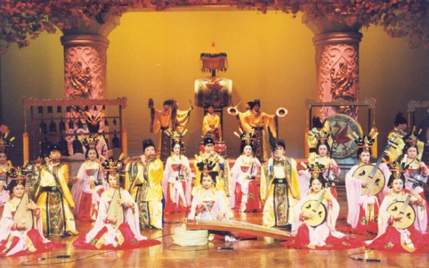 Xi'An Dumpling Banquet with Tang Dynasty Show