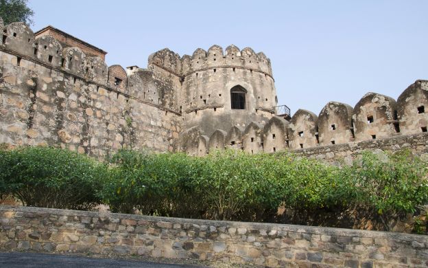 Rani Jhansi Fort Attraction Ticket - Book Jhansi tours - Best Offers ...