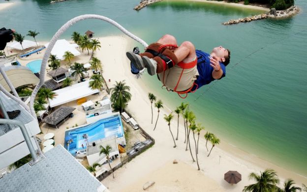 AJ Hackett: Bungy Jump or Giant Swing