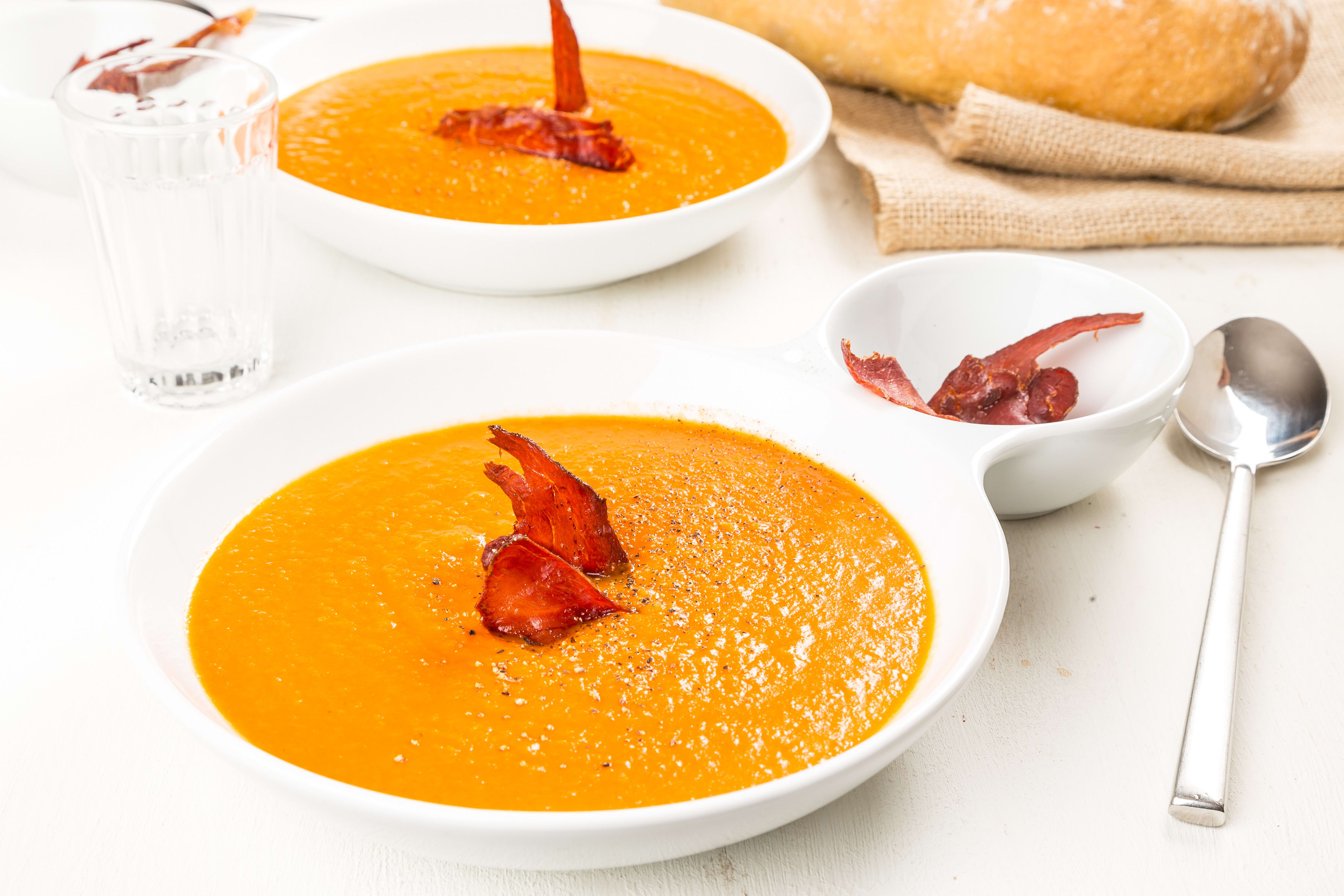 Tomatsoppa med rostade grönsaker - Kokaihop - Recept Tomatsoppa med rostade grönsaker - Kokaihop - Recept