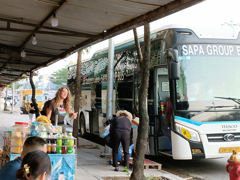 Xe giường nằm cabin Sapa Group Bus từ Sapa về Hà Nội - VSV Travel ...