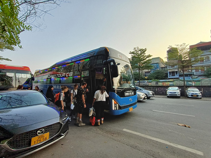 Xe G8 Open Tour giường nằm cabin từ Hà Nội đi Sapa - VSV Travel | Tour ...