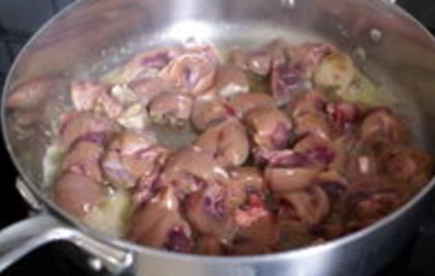 Rognons de veau au porto et aux échalotes avec une sauce crémée ...