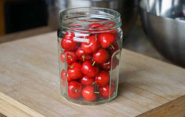Cerises à l'aigre doux ou cerises au sirop de vinaigre - Recette par ...
