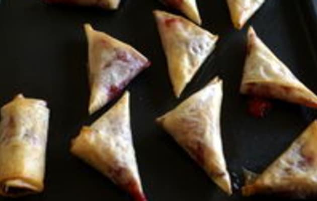 Recette de samoussas sucrés framboises chocolat blanc (bricks ...