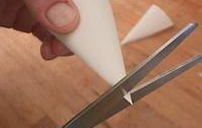 Glace royale : un glaçage blanc ou coloré facile, au sucre glace, pour ...