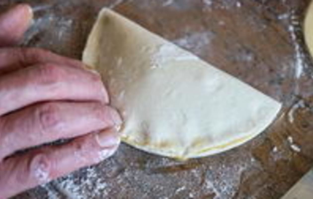 Chaussons aux pommes - Recette de chausson aux pommes - Recette par ...