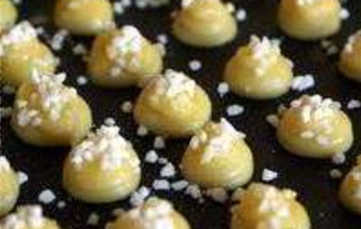 Chouquettes - Petits choux sucrés au sucre en grains - Recette par Chef ...