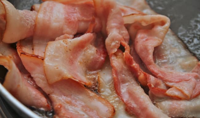 Sur un toast au petit déjeuner comme en Angleterre ou dans un cake salé ...