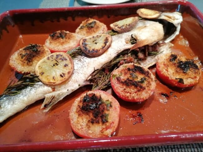 Dorade royale au four sur son lit de légumes, piment d’Espelette, thym ...