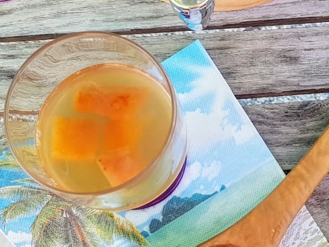 Cocktail Hugo au prosecco et sirop de fleurs de sureau - Recette par VEB