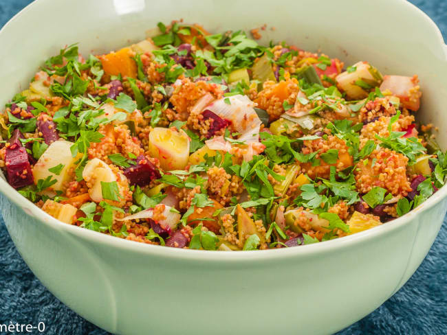 Salade de haricots mungo, jambon, tomates et fêta pour une lunch box ...