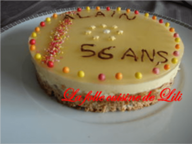 Gâteau au Chocolat blanc, Fruits rouges, croustillant au praliné et ...