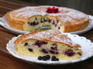 Tarte génoise aux fruits rouges, fraises, framboises et myrtilles ...