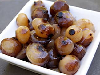Oignons grelots au vinaigre balsamique - Recette par La p'tite cuisine ...