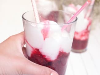 Cocktail champagne fruits rouges aux couleurs de Noël - Recette par ...