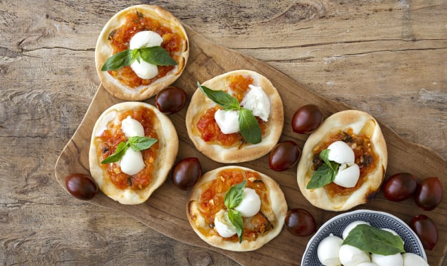 Craquez pour nos recettes faciles de mini pizzas pour l'apéro