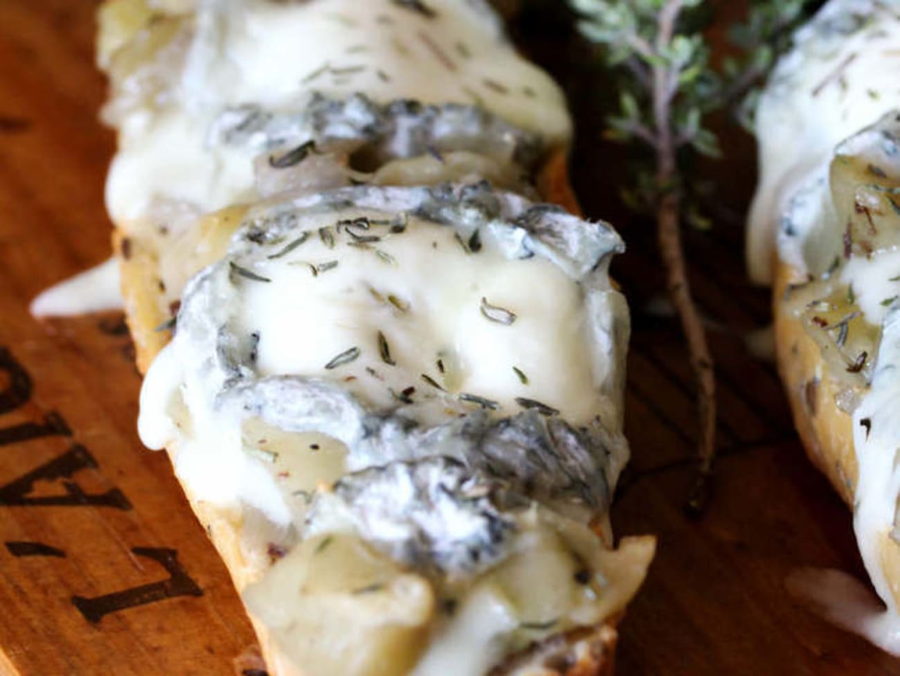 Tartines gratinées à la provençale : recette Tartines gratinées à la ...