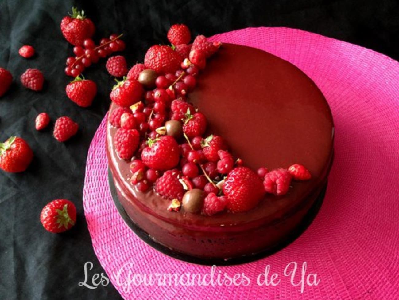 Entremets fruits rouge et chocolat noir : recette Entremets fruits ...