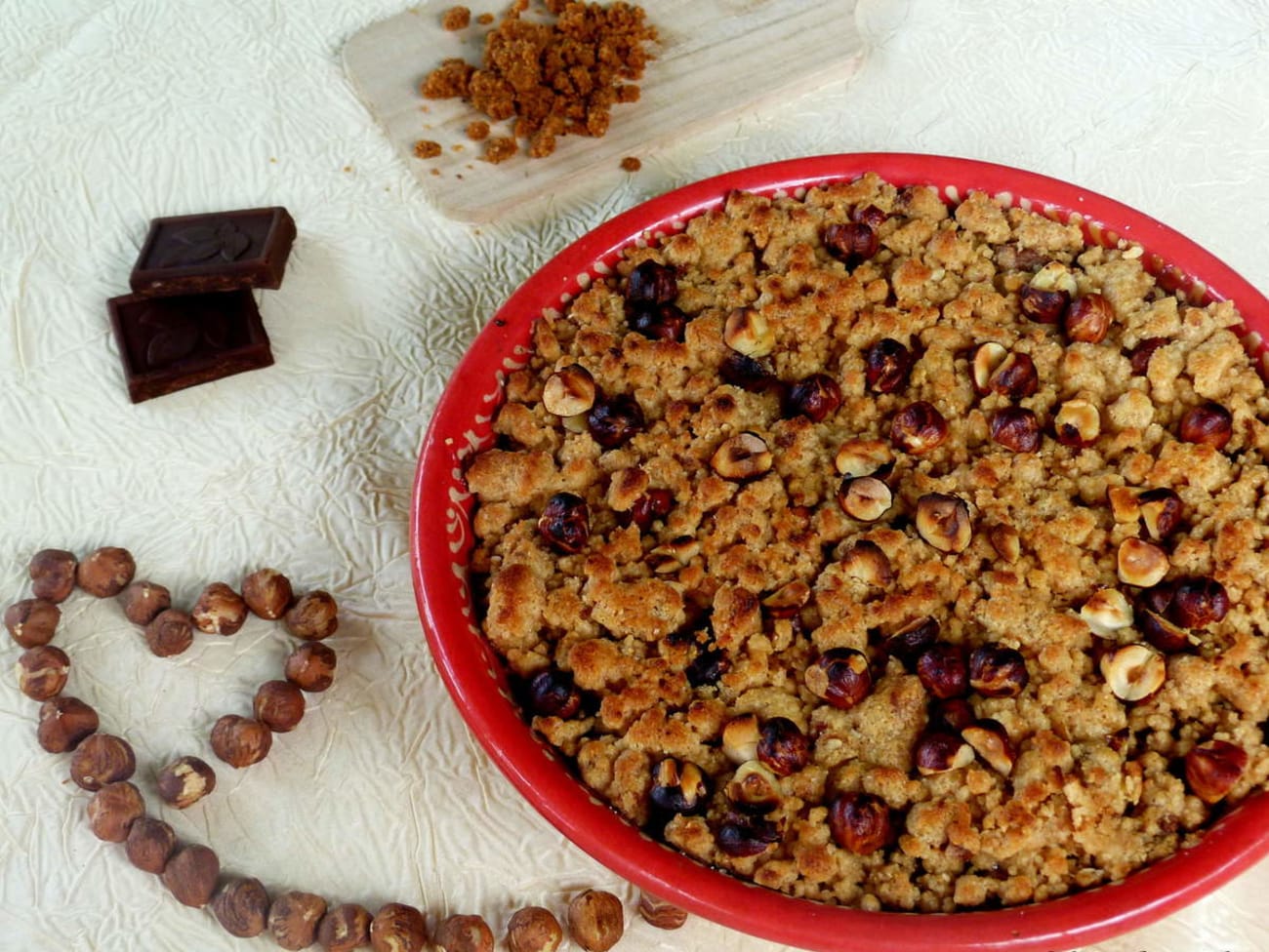 Crumble au chocolat doux et noisette : recette Crumble au chocolat doux ...