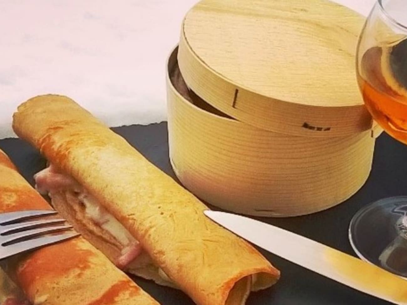 Crêpes comtoises au Mont d'Or et au jambon de montagne : recette Crêpes ...