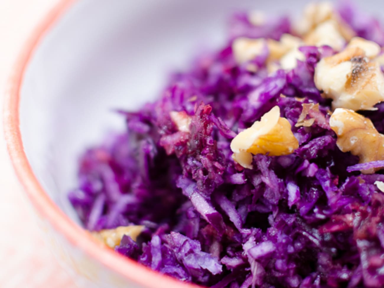 Salade de chou rouge aux noix : recette Salade de chou rouge aux noix