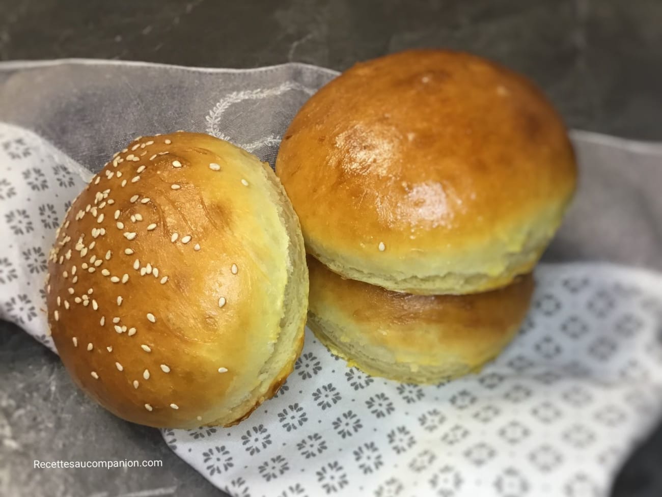 Pain hamburger maison extra moelleux : recette Pain hamburger maison extra moelleux