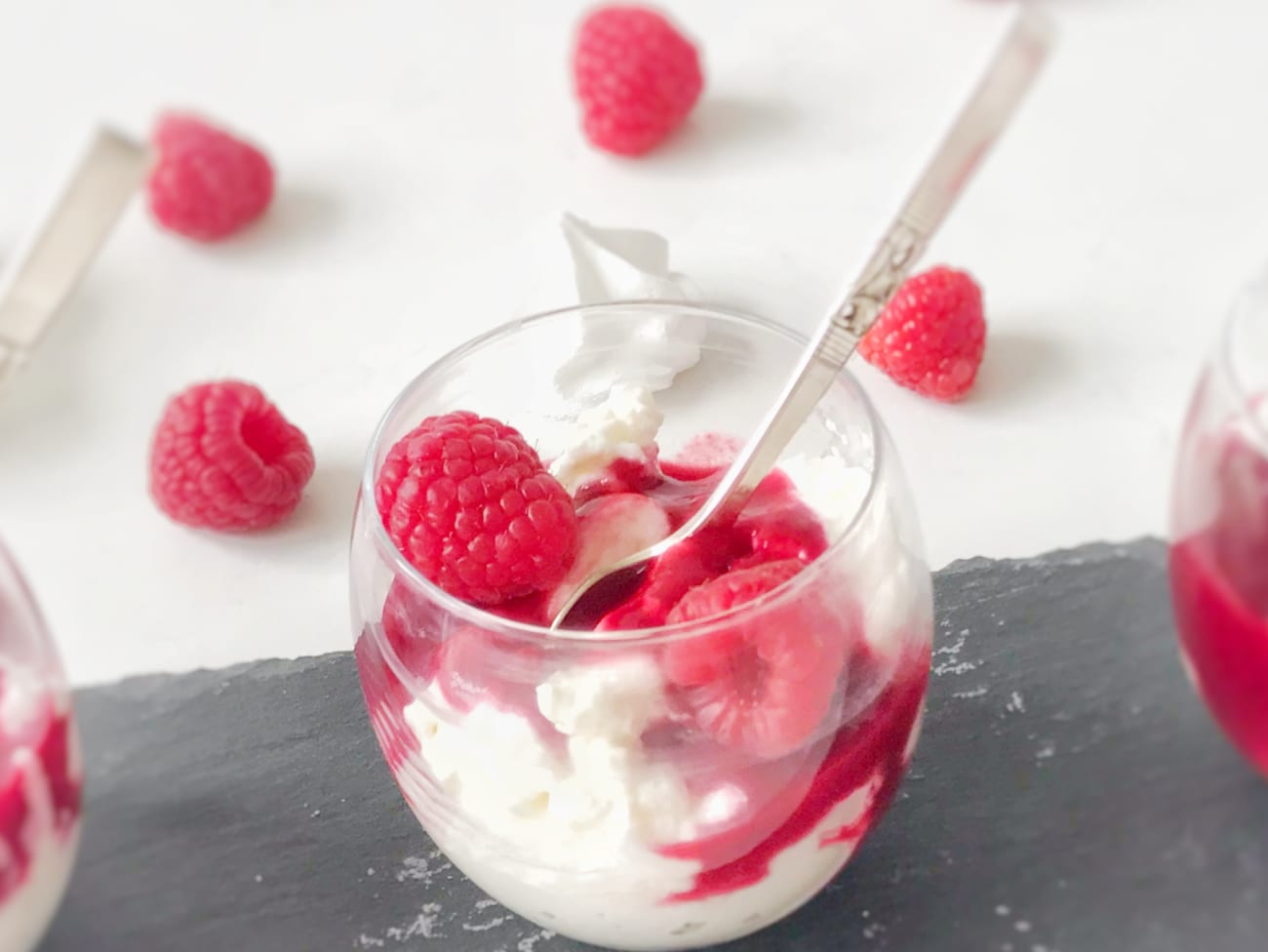 Verrines de fontainebleau aux fruits rouges : recette Verrines de ...