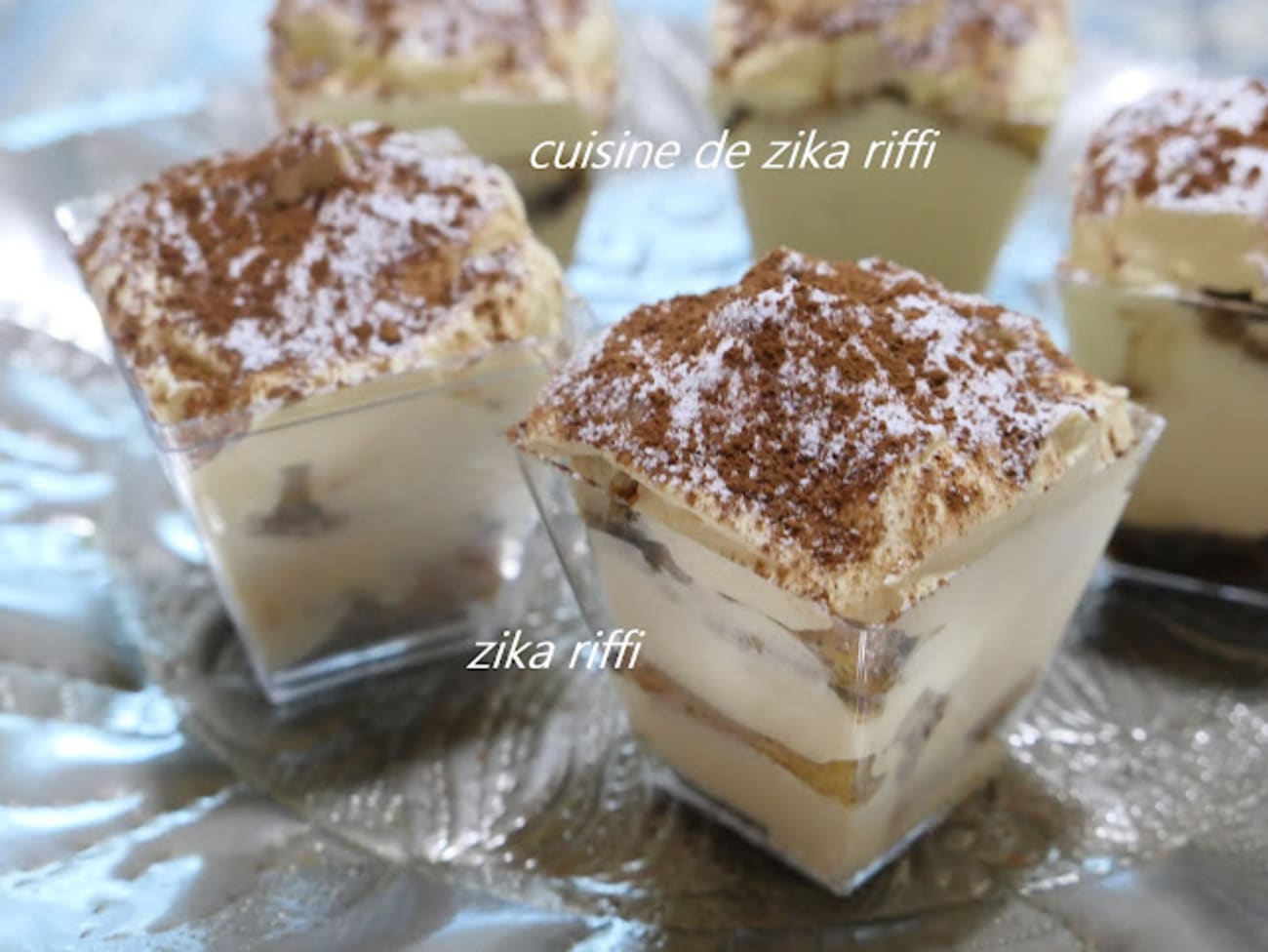 Tiramisu italien servi en verrines, un dessert festif : recette ...