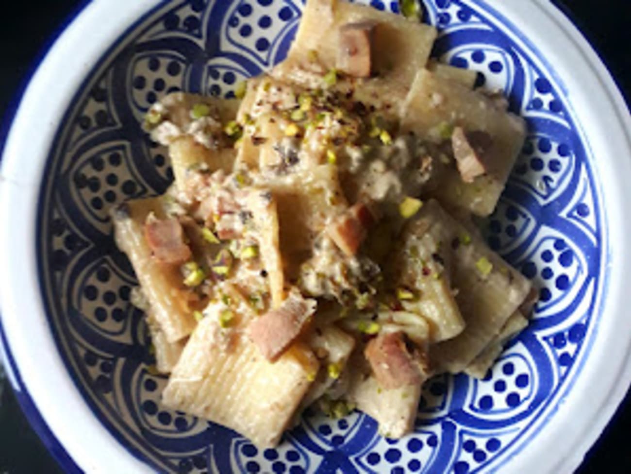 Paccheri alla crema, di burrata, e pistacchi con guanciale : délicieux ...