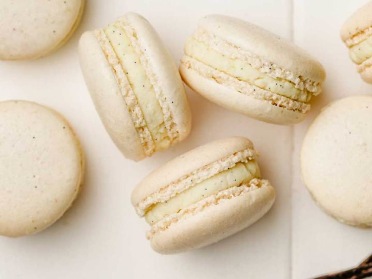 Macarons Vanille et ganache vanille et chocolat blanc : recette Macarons Vanille et ganache vanille