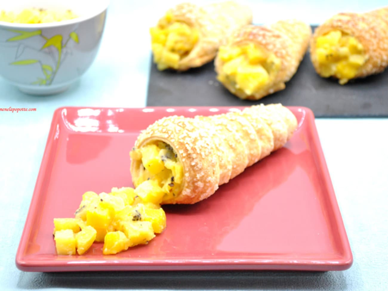Cornets aux fruits exotiques (ananas, mangue...) et poivre de timut ...