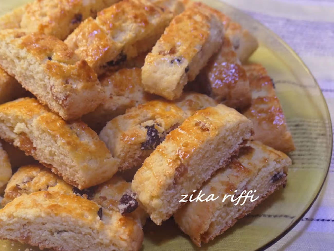 CROQUANTS- CROQUETS AUX RAISINS SECS - GÂTEAUX SECS ALGÉRIENS : recette ...