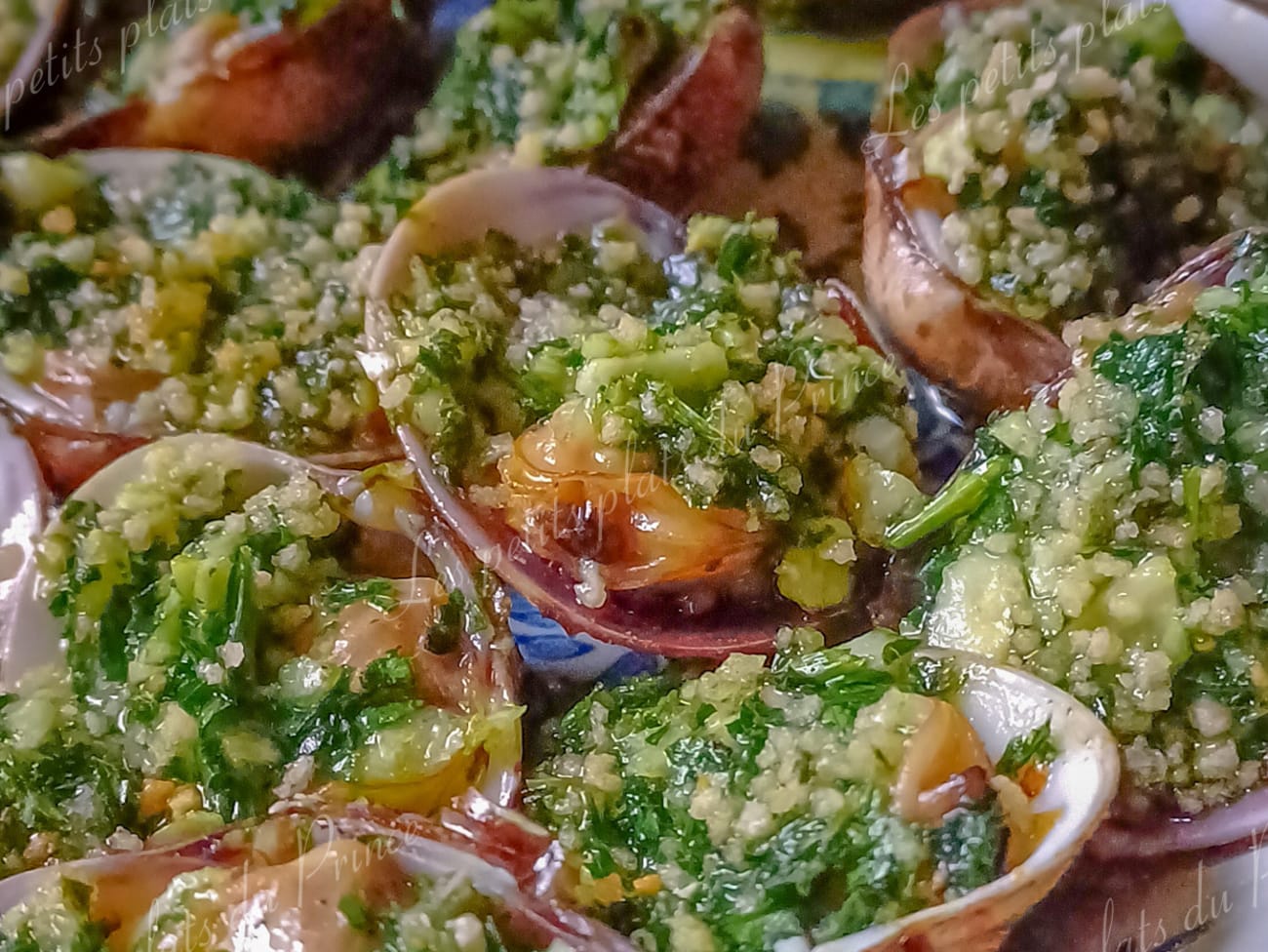 Palourdes farcies au beurre persillé : une recette facile et rapide ...