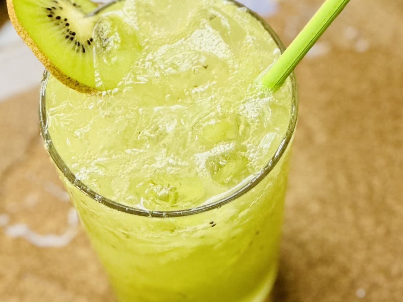 Cocktail sans alcool Kiwi fizz : recette Kiwi fizz