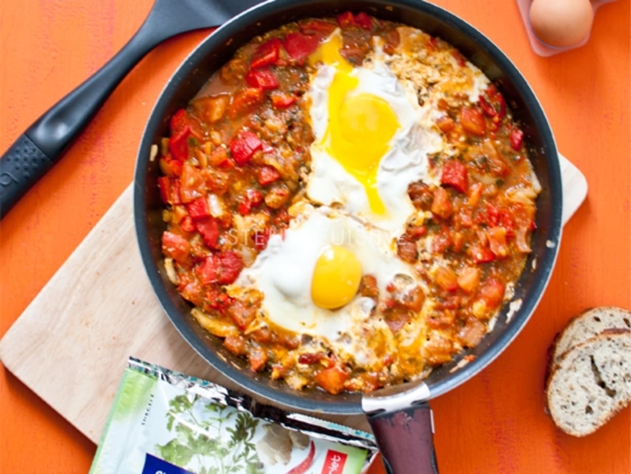 Tchoutchouka aux oeufs : recette Tchoutchouka aux oeufs