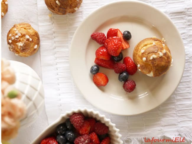 Choux chantilly aux fruits rouges - Recette par la Fourmi Elé