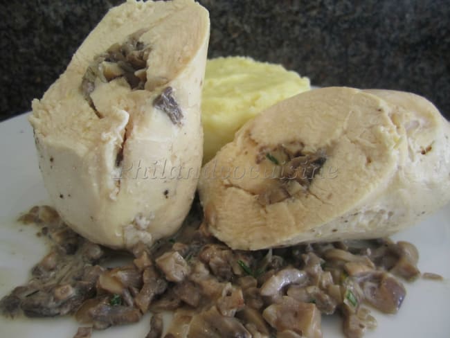 Dodine de poulet farcie à la duxelles de champignons - Recette par ...
