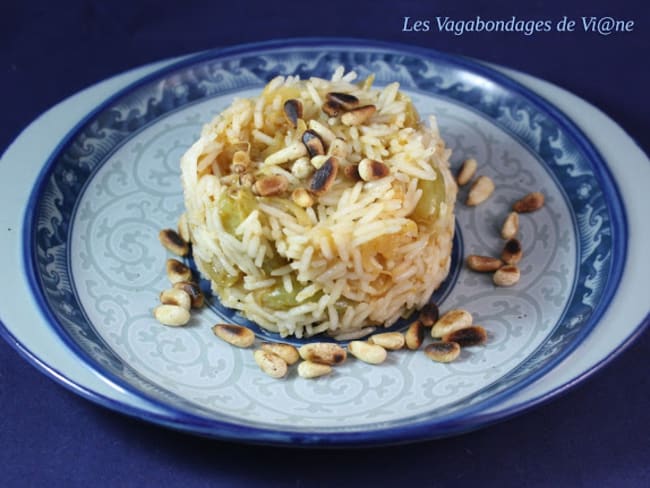 Riz aux oignons rouges confits, raisins et pignons - Recette par Les ...