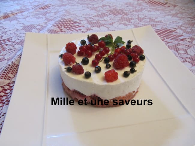 Entremet mousse de fromage blanc aux fruits rouges : recette Entremet ...