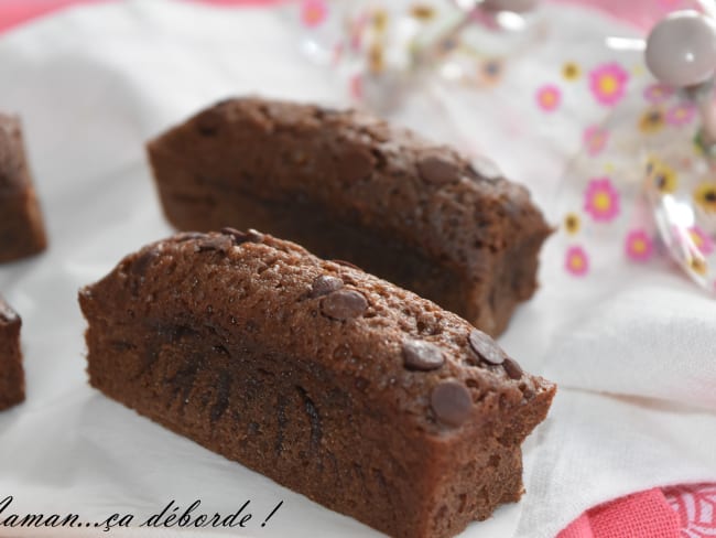Mini cakes tout chocolat - Recette par Maman...ça déborde