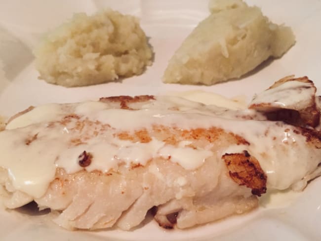 Filet de rascasse accompagné d'une purée de pomme de terre et ...