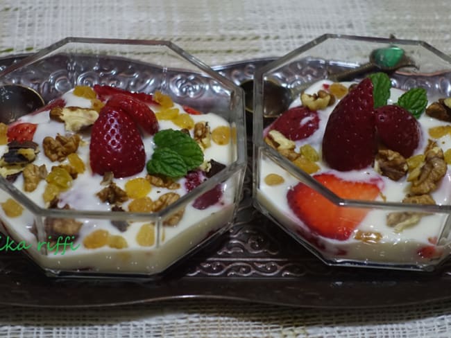 VERRINES DE FRUITS / AU YAOURT MAISON - Recette par Zika