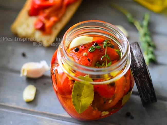Poivrons rouges marinés à l'huile d'olive - Recette par Mes ...